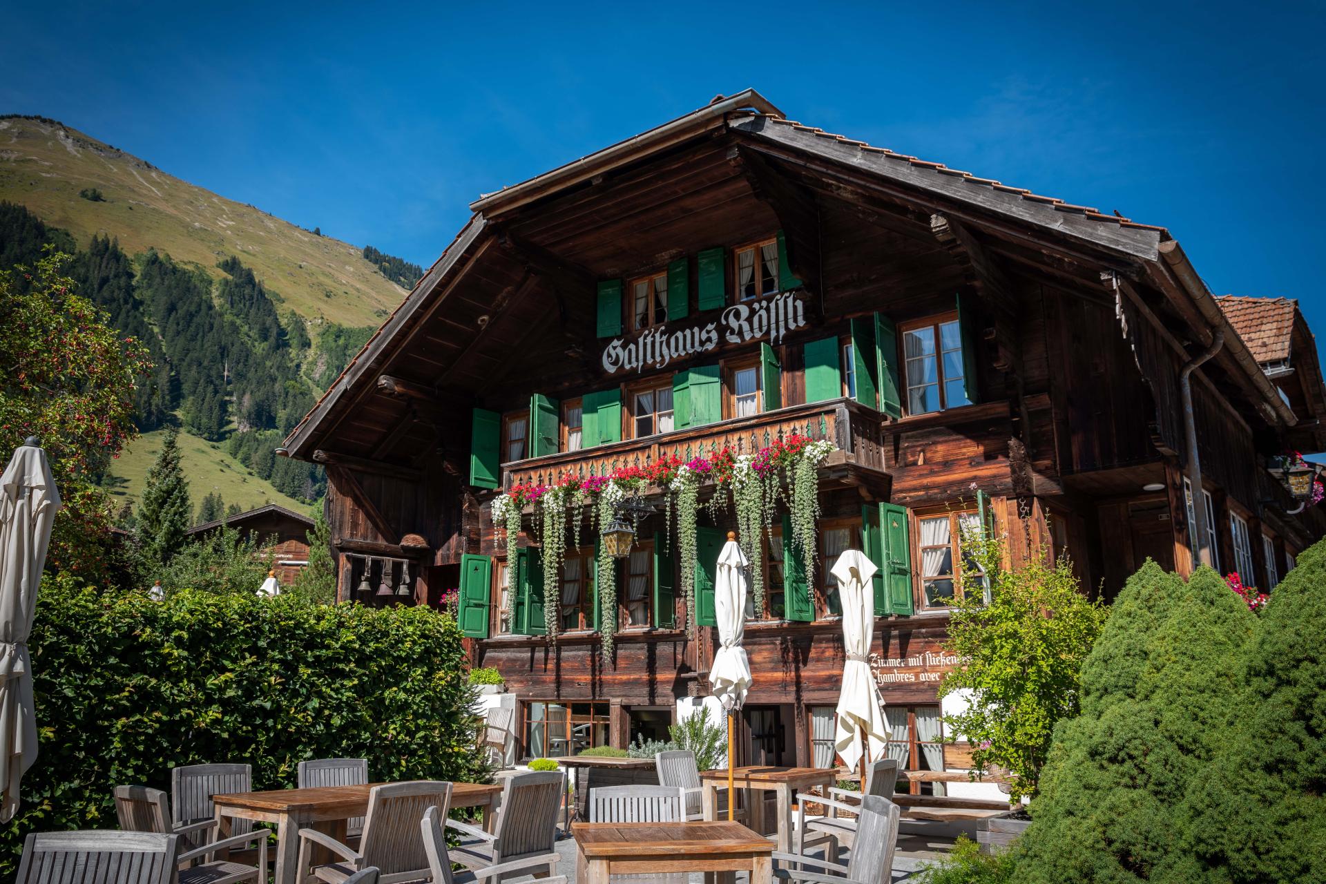 Commis de Rang Feutersoey-Gstaad bei Restaurant Rössli in Feutersoey ...