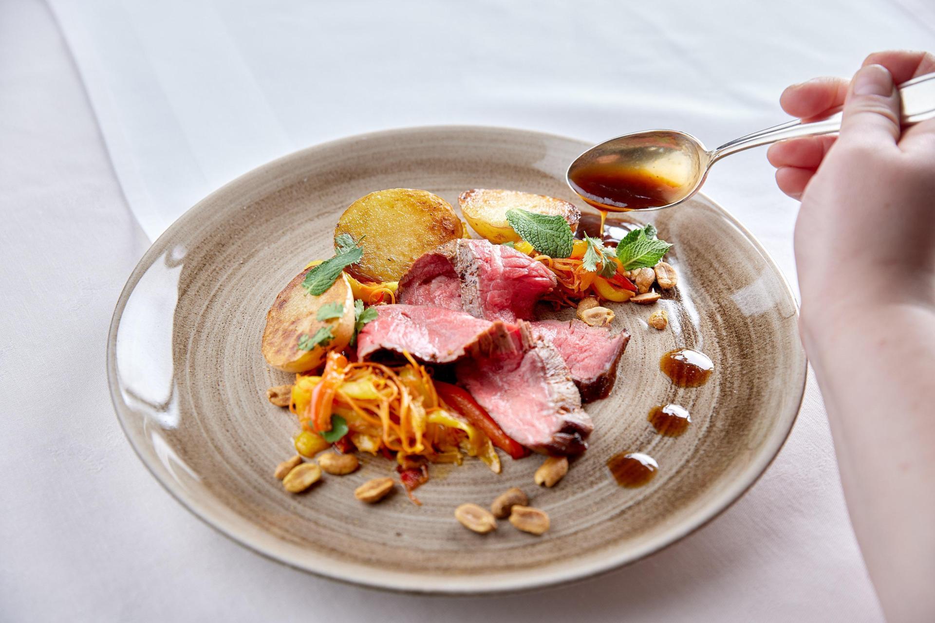 Chef de Partie, Entremétier bei Hotel Singer ****s Relais & Châteaux in ...